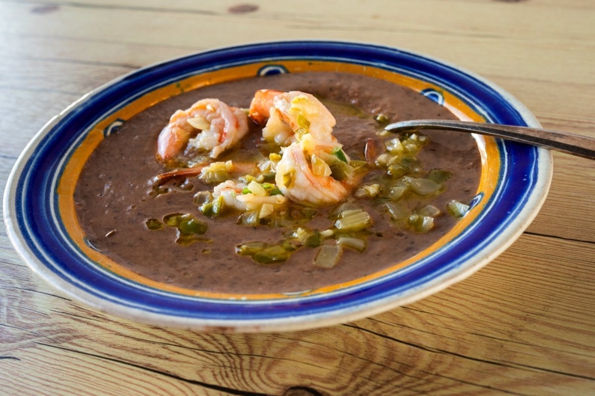 Oaxacan-Style Rio Zape Bean Soup with Shrimp and Chile – Rancho Gordo